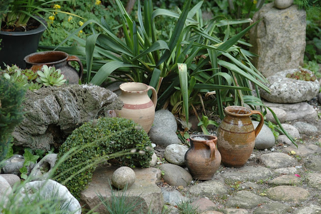 HAVETID: Havens sten og planter.