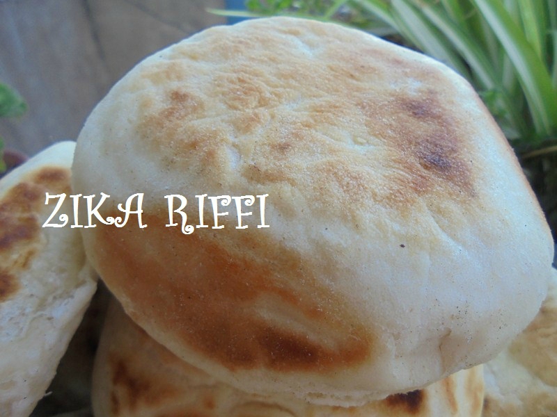 BATBOUT MAROCAIN OU MATLOUE ALGERIEN A LA POÊLE