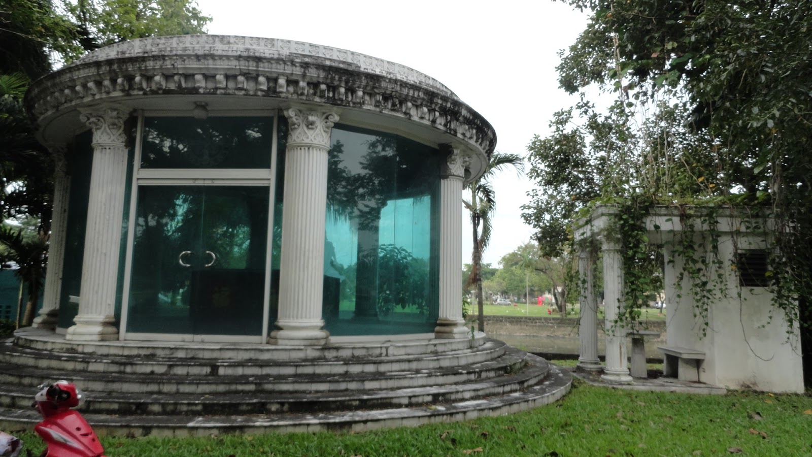 babe ang: architecture sa manila memorial park