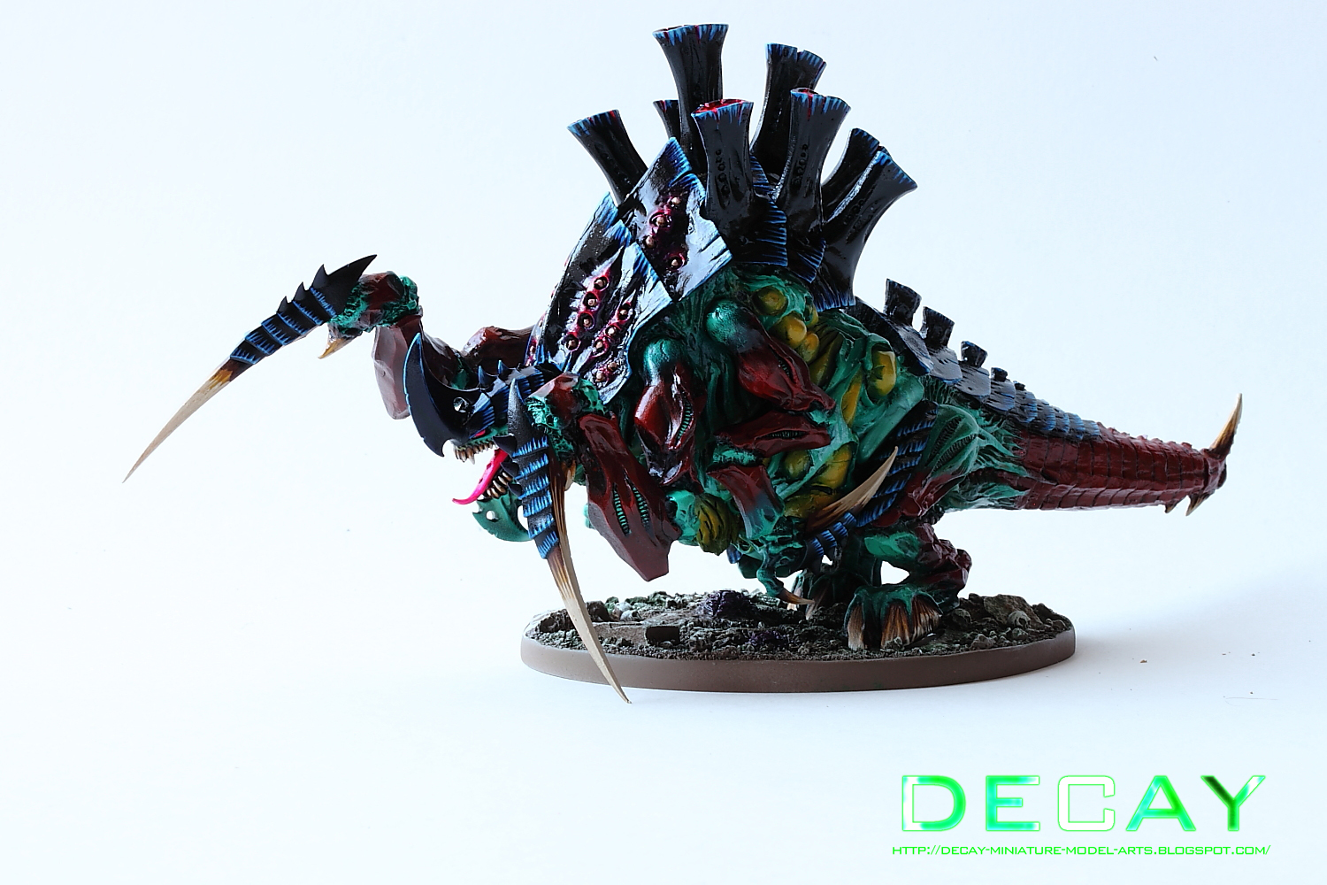 DECAY-Miniature-Model-Art: Live to serve the Hive.