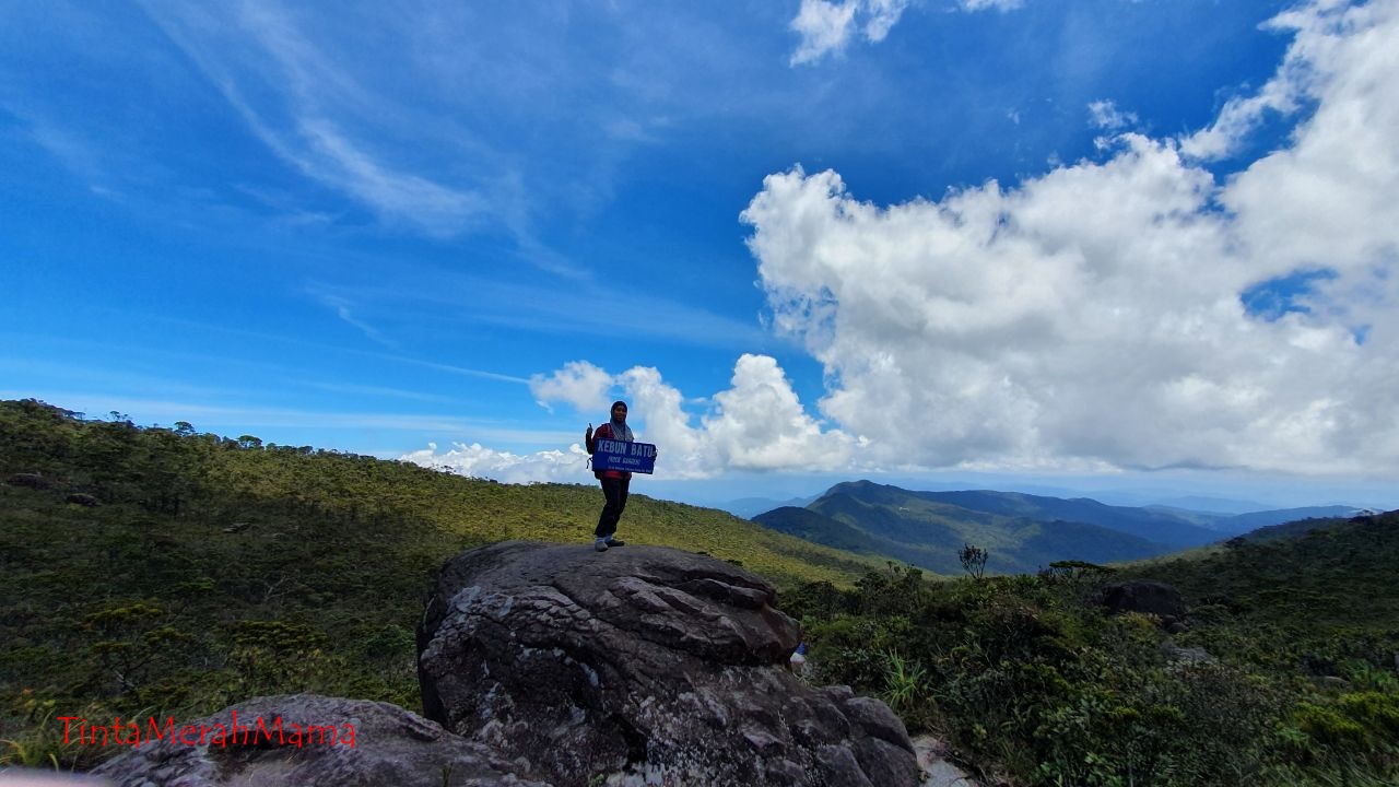 tintamerahmama: Ekspedisi mendaki Gunung Murud dan memacak signboard di ...