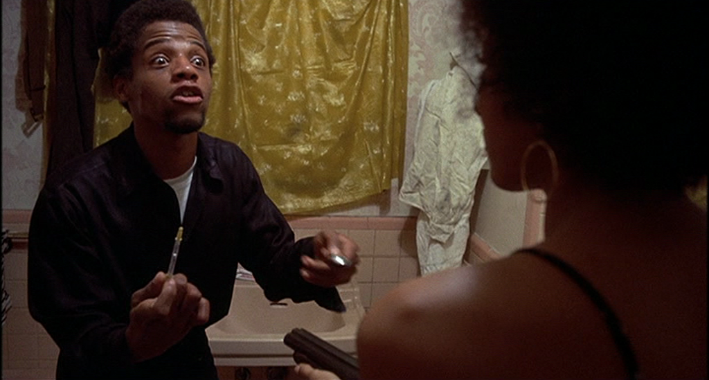 Somebody Stole My Thunder: Avenging angel - Pam Grier in the opening ...