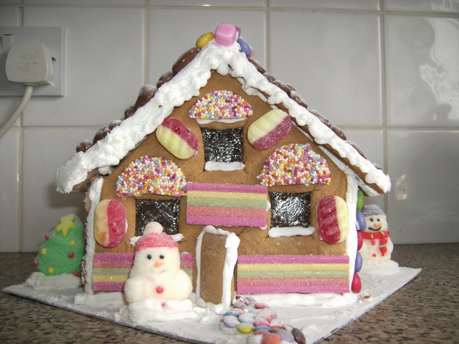 How to Bake and Construct a Gingerbread House | Utterly Scrummy Food ...