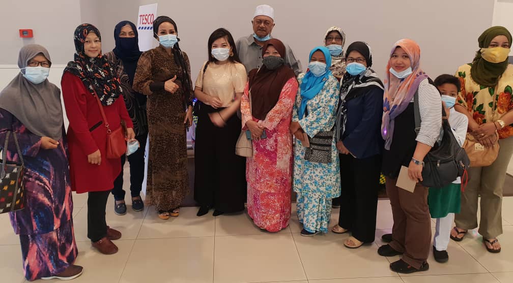 BEST FBKL dan Persatuan Penjaja Berkerjasama Untuk Memberi Sumbangan ...