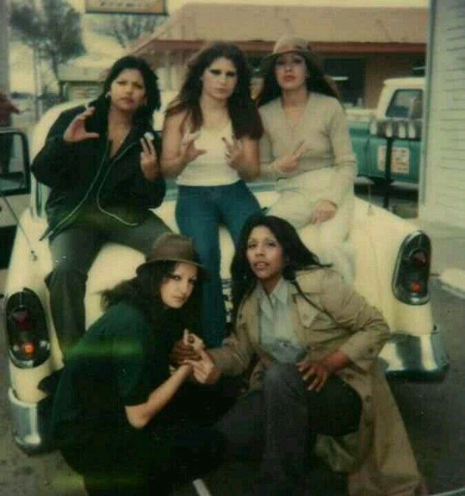Momentos del Pasado: Cholas, las pandillas latinas femeninas de ...