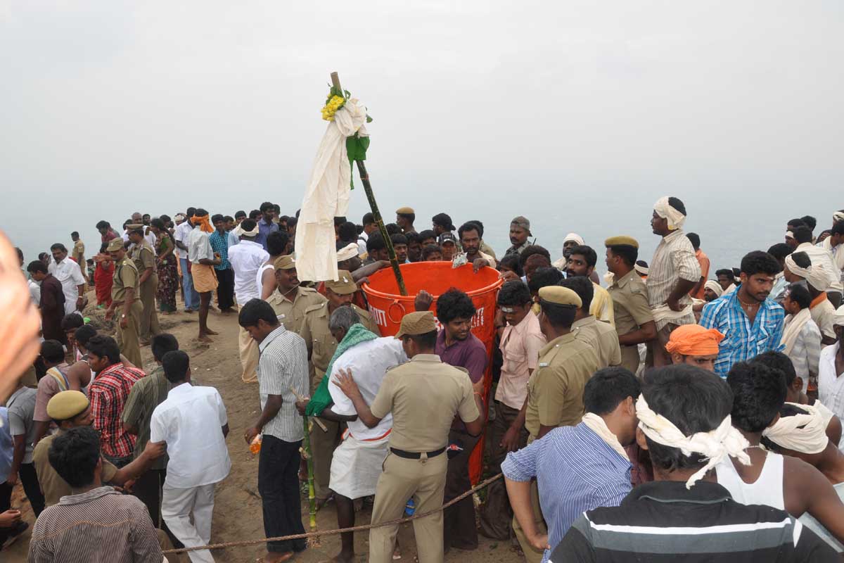 Deepam 2012 Ghee Offerings - ARUNACHALA GRACE