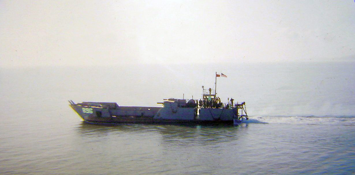 transpress nz: U.S. Navy Landing Craft Tank (LCT)