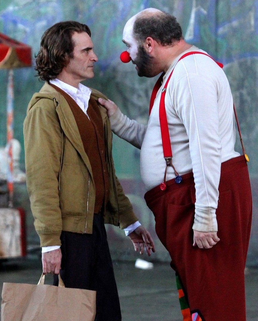 SNEAK PEEK : Crying "Joker" Revealed - New Leaked Set Footage