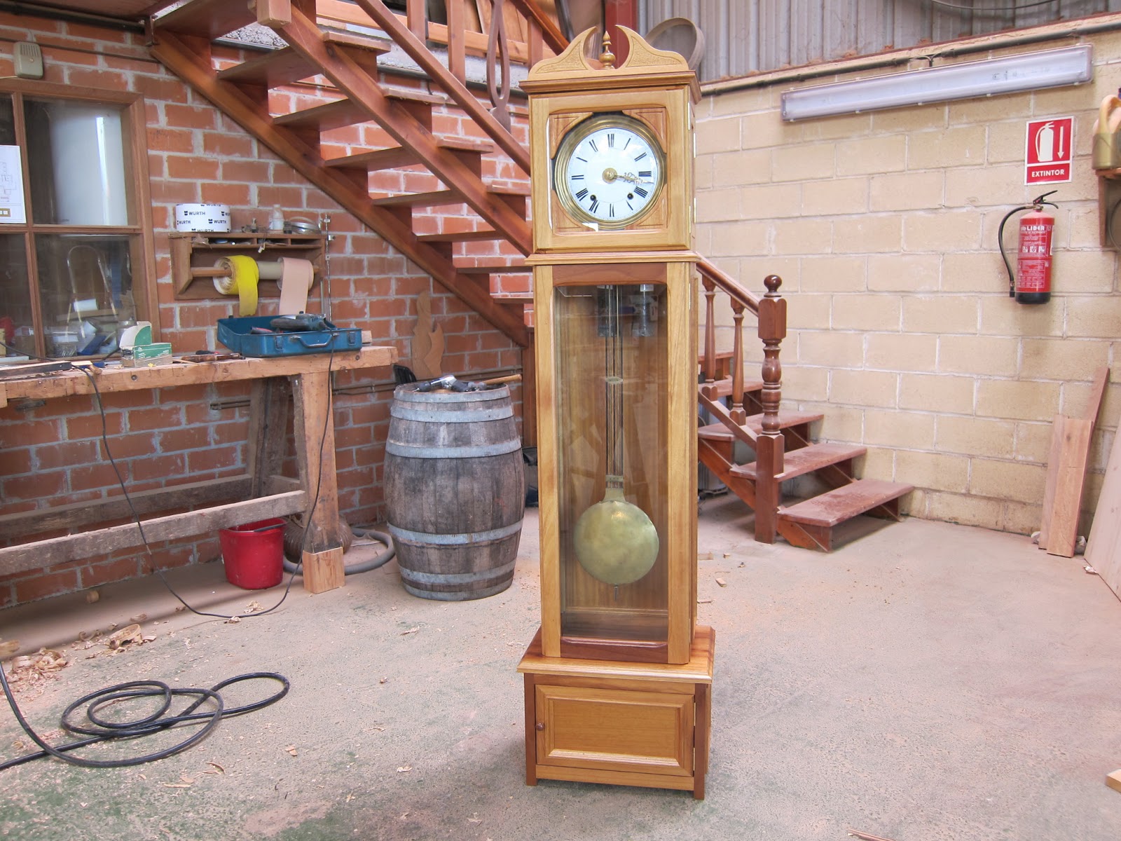 Carpintería y Tonelería: Caja para reloj con pendulo