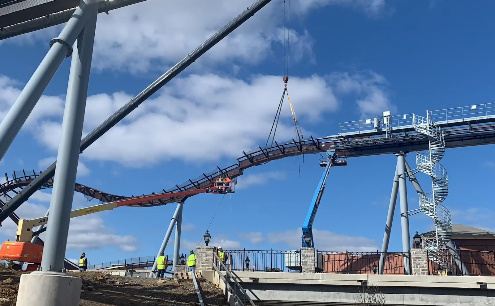 NewsPlusNotes: Hersheypark Places Final Track Piece for New Candymonium ...