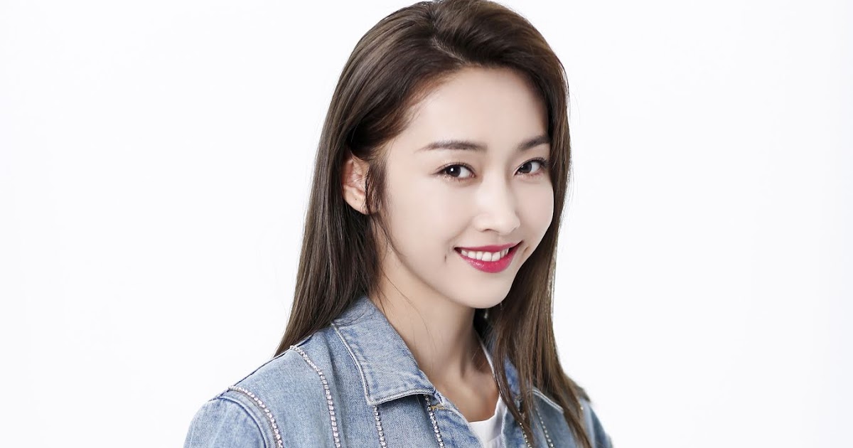 China Entertainment News: Xuan Lu poses for photo shoot