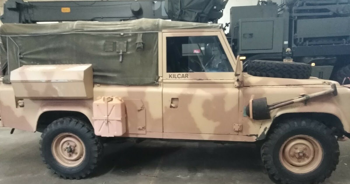 Landrover Defender: Military land rover defender 110 x army