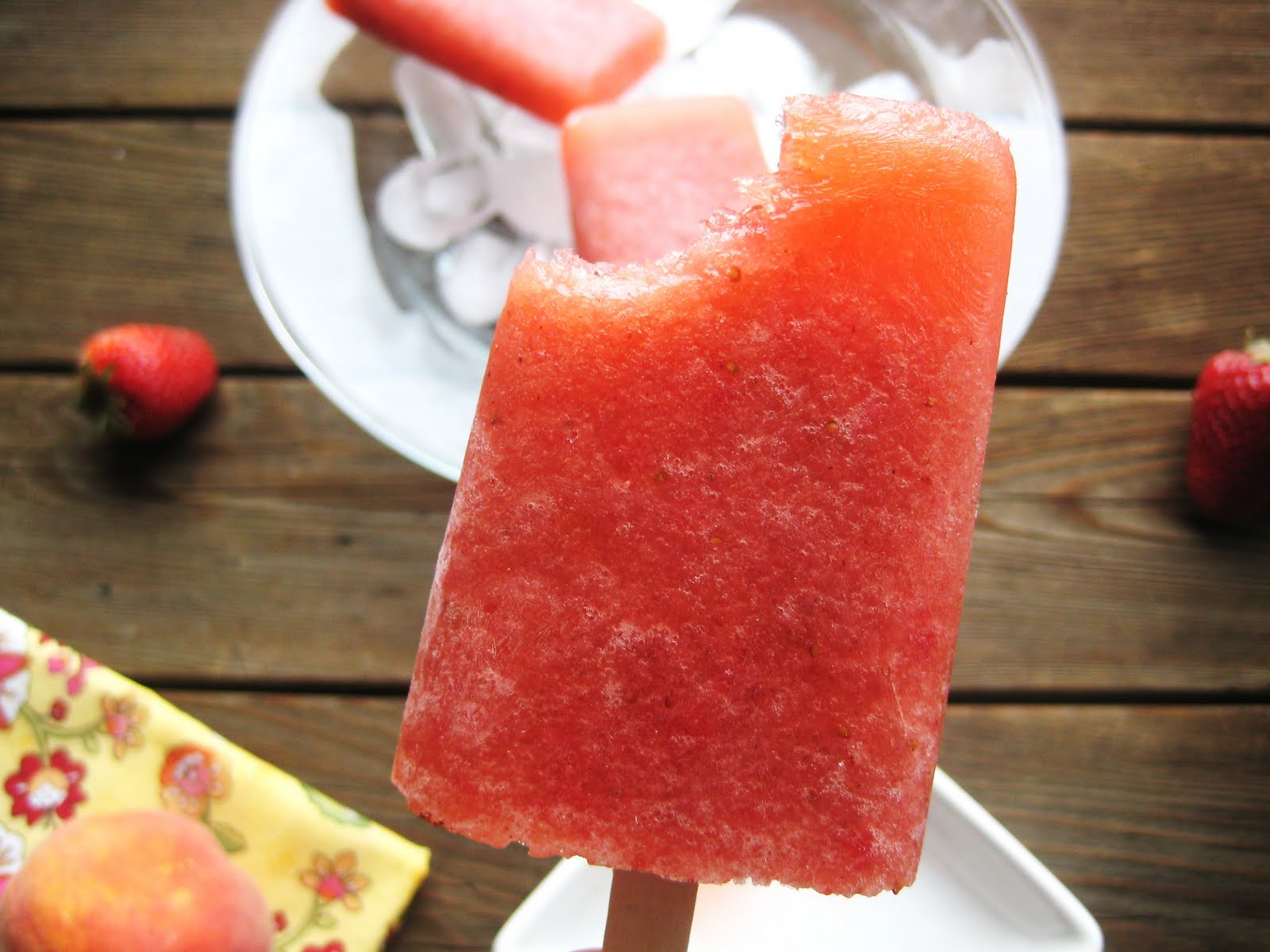My Fare Foodie.: Strawberry Peach Sangria Pops