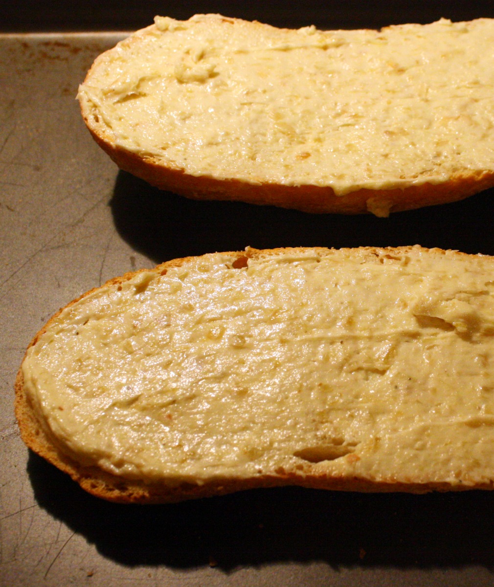 Rah Cha Chow: Roasted Garlic Bread