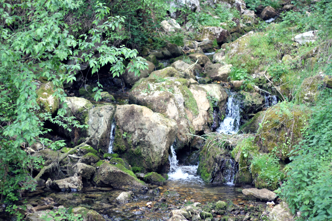 frashion: SERBIA TRIP V: Potpećka pećina /selo Zlakusa/