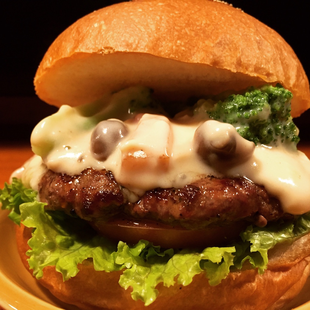 BURGER SHOP HOTBOX: White Burger