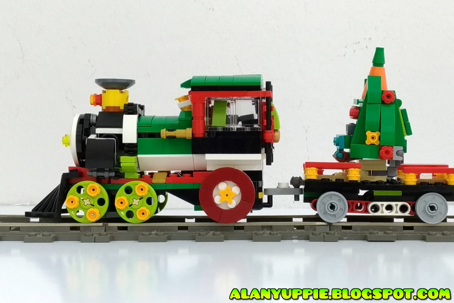 Alanyuppie's LEGO Transformers: LEGO Christmas Train Transformer ...
