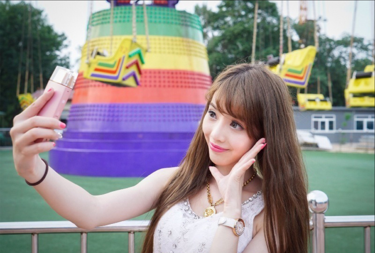 Sony upcoming Perfume Bottle Selfie Camera | TechBute