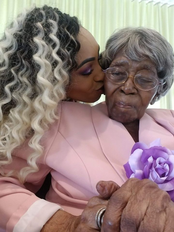 Journal de La Reyna (World News Today): Hester Ford Is Lovely And Still ...