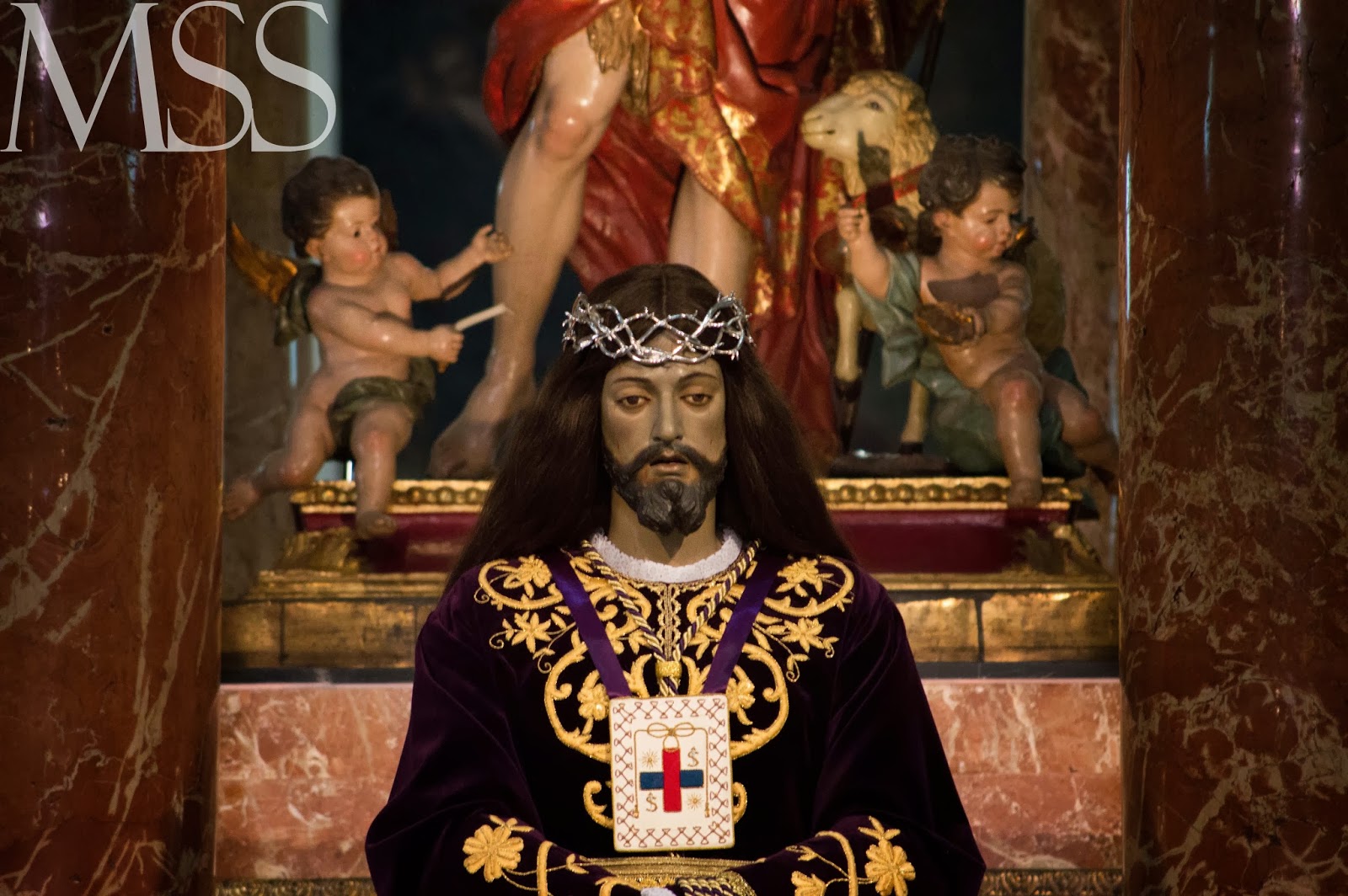 Murcia Semana Santa: Besapié al Santísimo Cristo del Rescate.