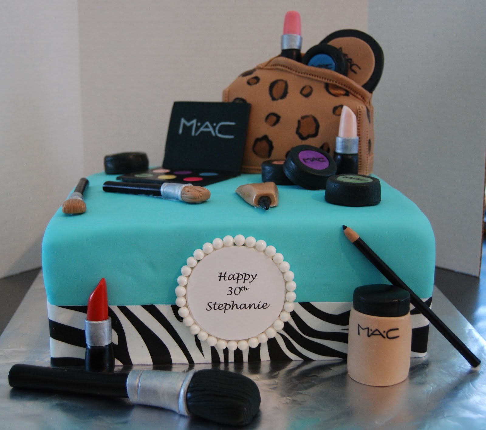 Cake & Dreams: MAC Make Up Cake