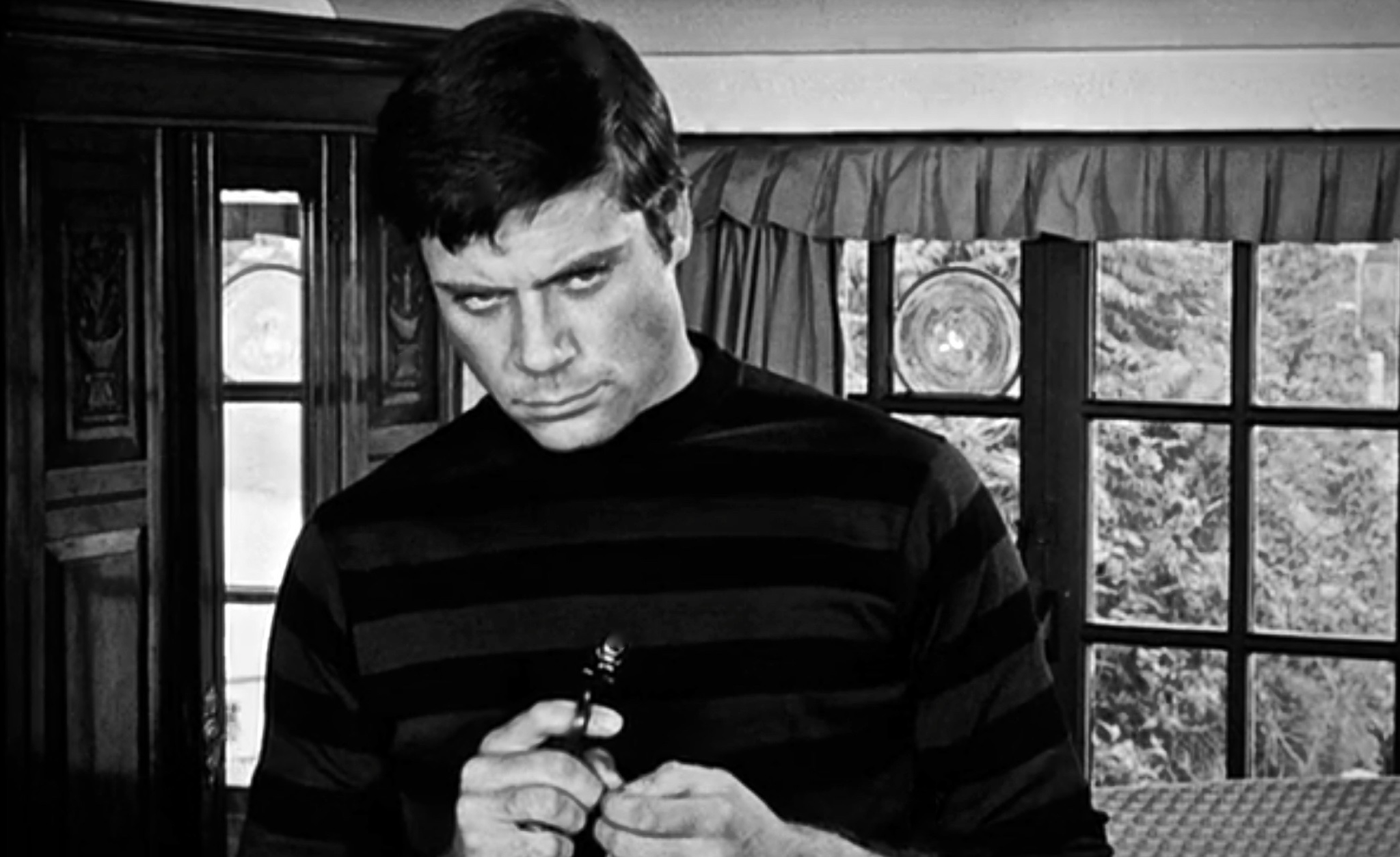 cult film freak: MICHAEL WINNER DIRECTS OLIVER REED RUNNING 'THE SYSTEM'