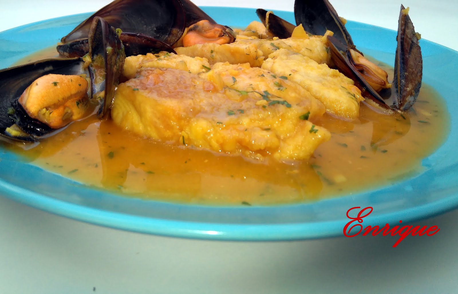 LA COCINA DE ENRIQUE: PALOMETA EN SALSA CON MEJILLONES