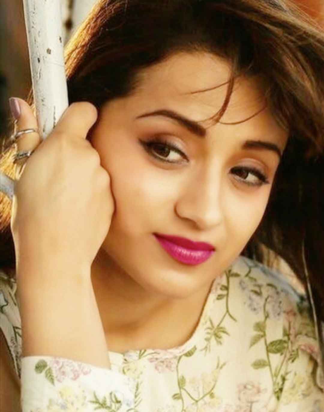 Actress Trisha Cute Face Expressions | Ezee Cinemas