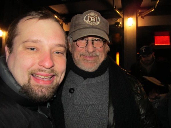 The Biggest Celebrity Fan Ever (101 photos) - YourDestinationNow