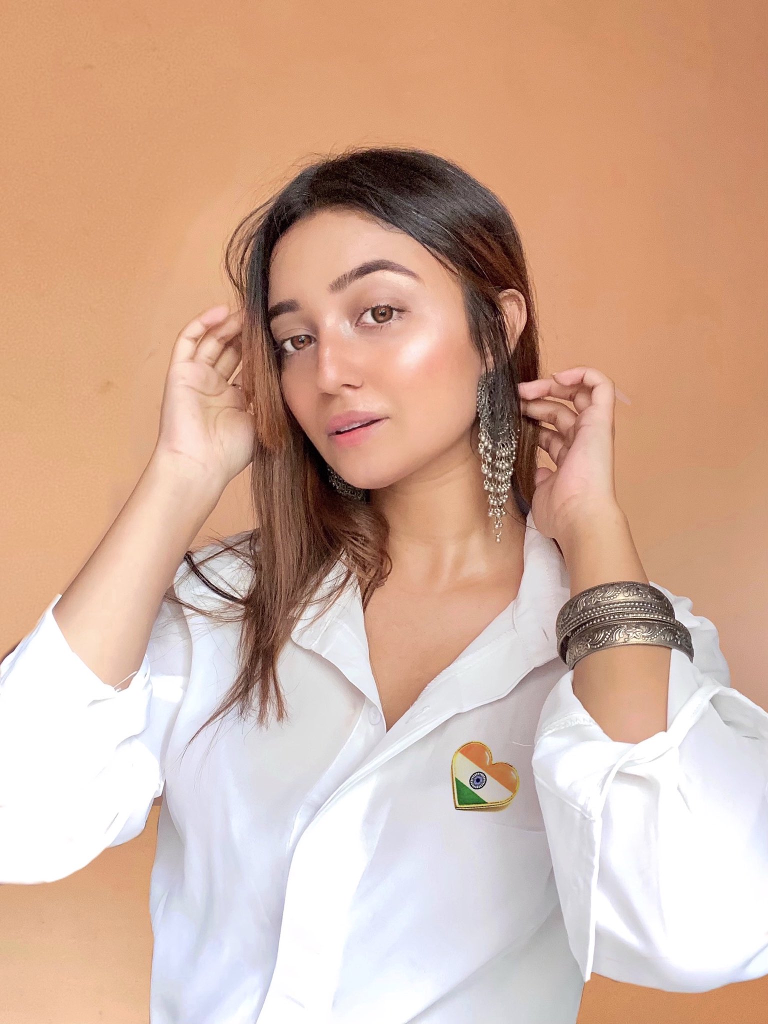 Maximum Newz- Latest Photos and Bios