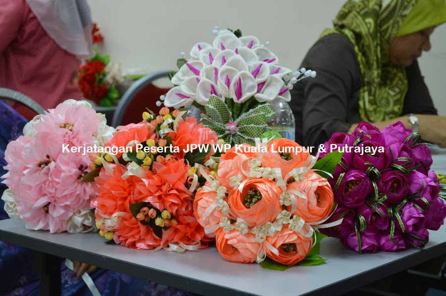 Suzana Mustafa: JAMBANGAN BUNGA TANGAN