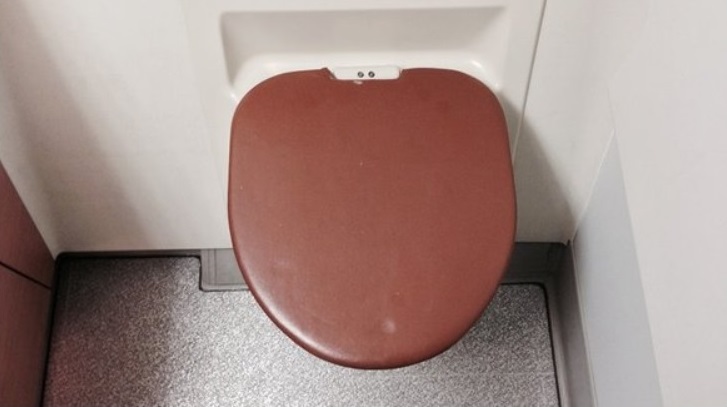 Retro Review: Singapore Air First Class, Singapore-Bandar Seri Begawan