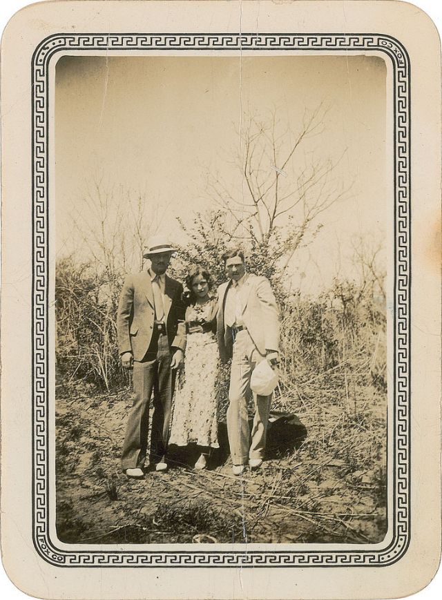 Pictures of Bonnie and Clyde Photographed With Henry Methvin and Joe ...