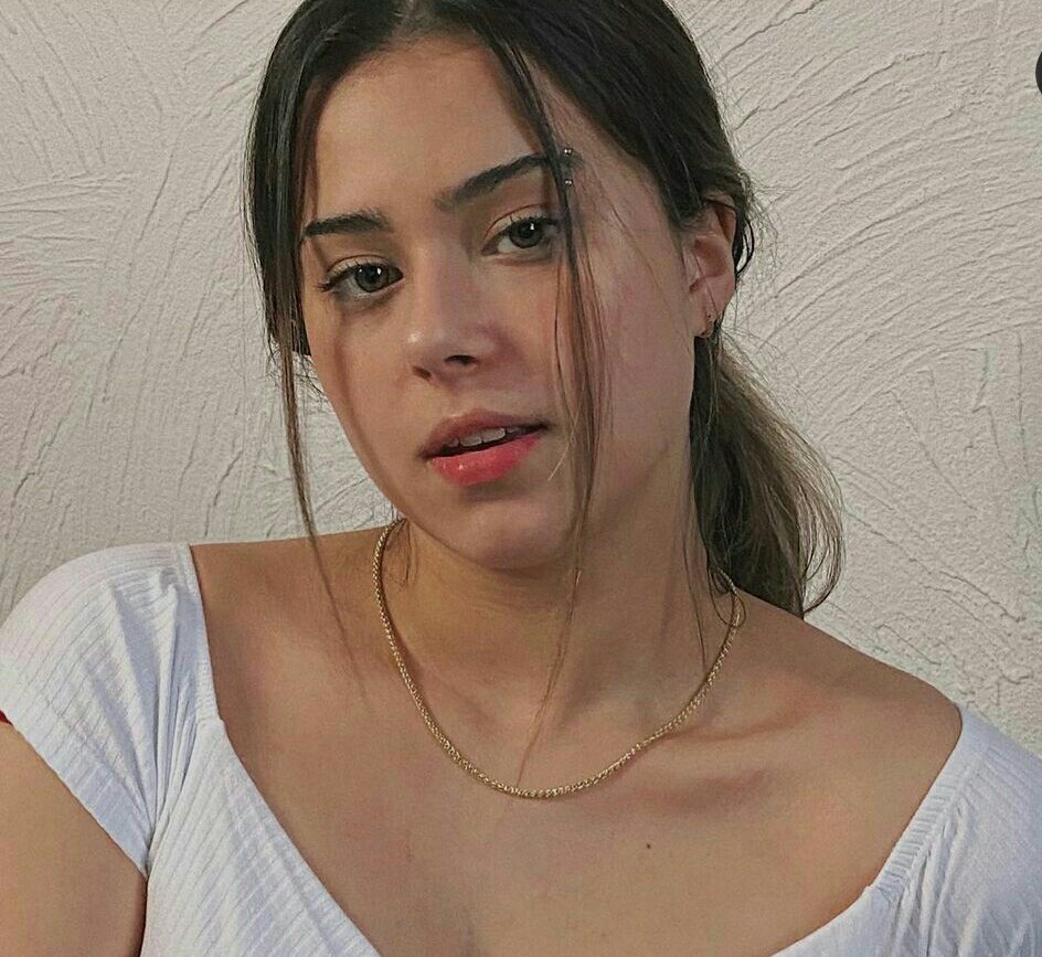 Amanda Furtado Biography, Body Statistics, Facts