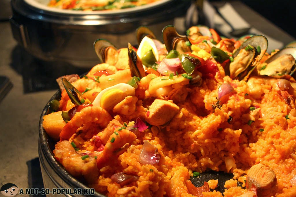 Dinner Buffet Overview of Diamond Hotel's Corniche Restaurant - A Not ...