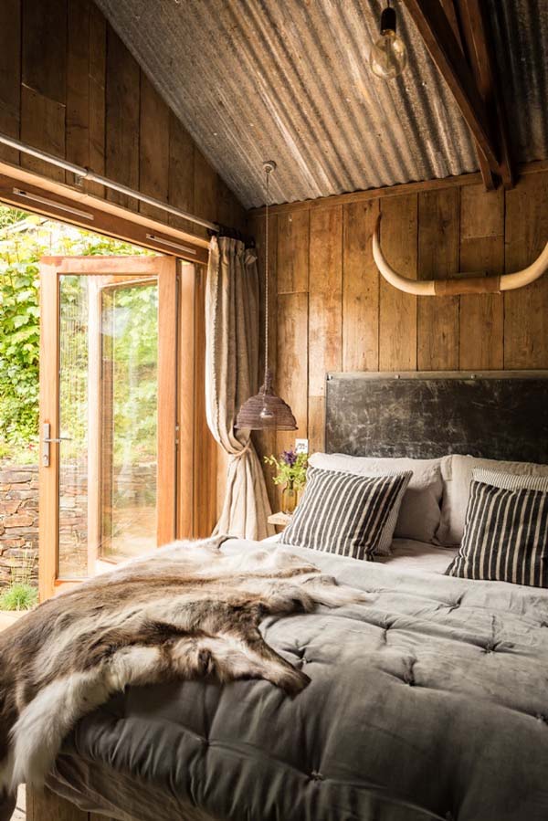 Rough-luxe hideaway cabin in Cornwall, UK