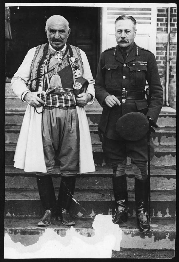 Shopbeat: Freaky Fashion Friday: The Cummerbund