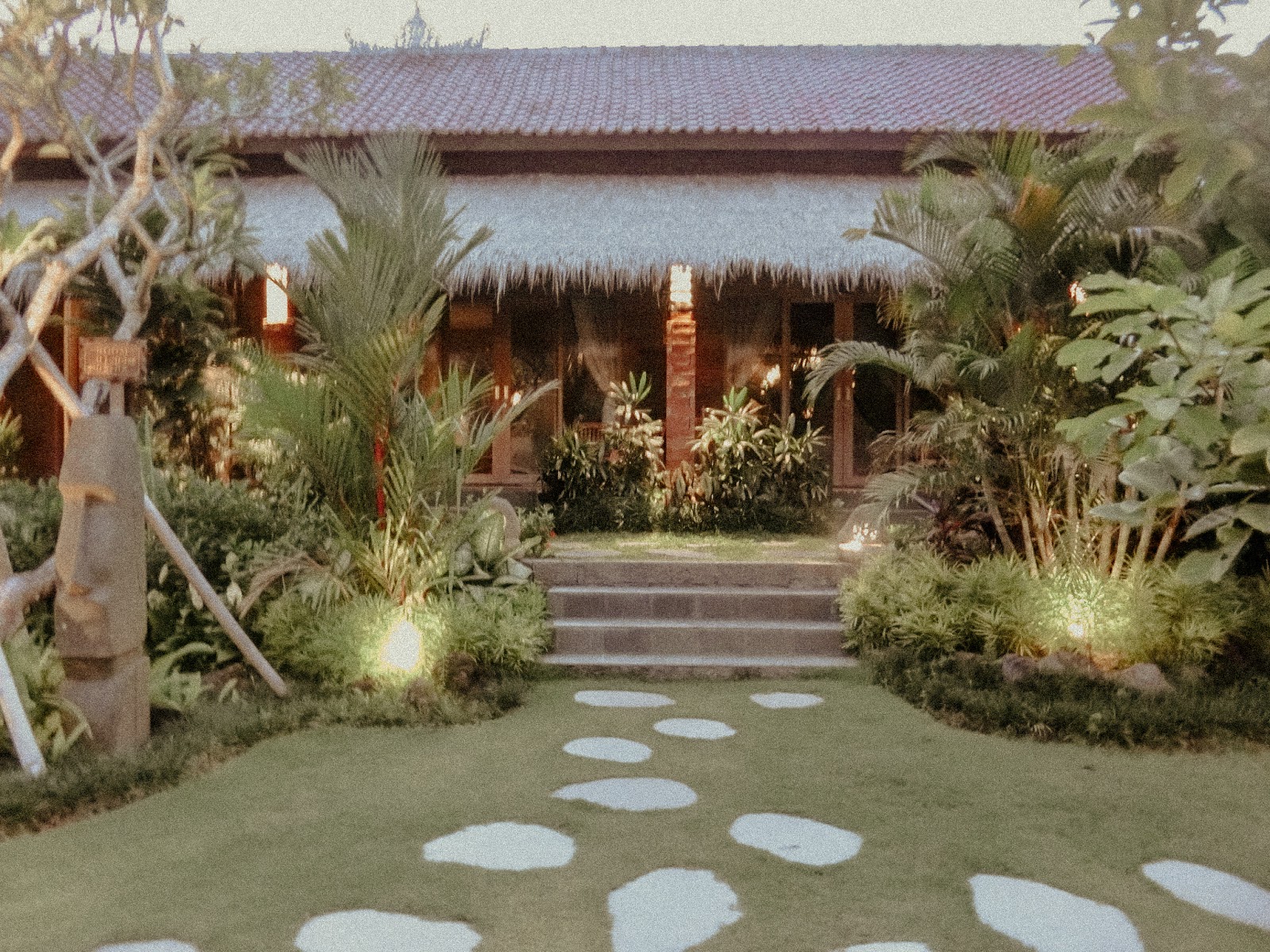 HOTEL KAILASH SUITES AT GUNUNG SARI, UBUD, INDONESIA - Hi5 the world