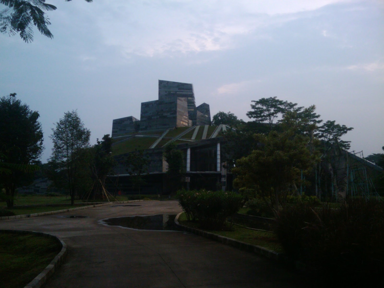 Kampus Universitas Indonesia -UI, Lokasi strategis Liburan Tahun Baru Anda