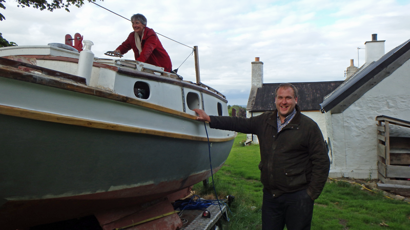 Log of Robinetta: Boats make friends