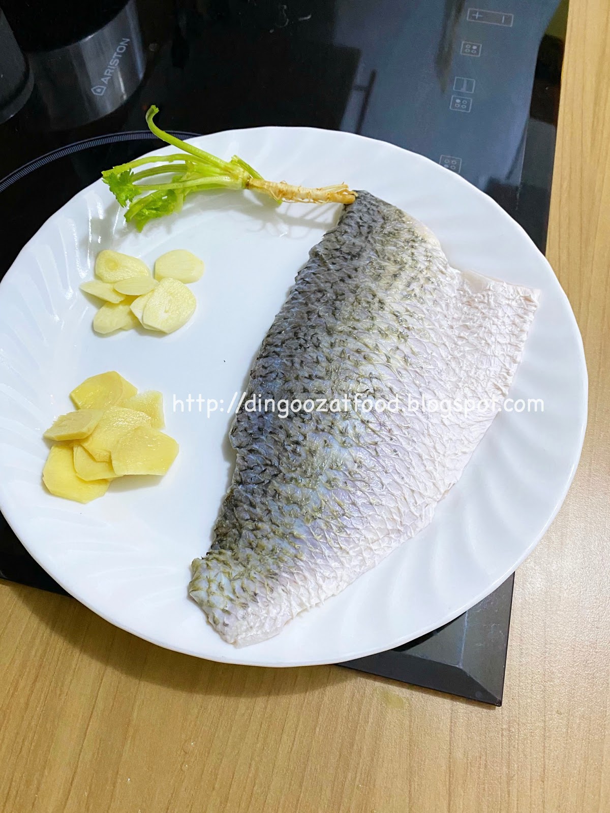 Miki's Food Archives : Baked Fish Parcel With Garlic & Ginger 纸包姜蒜烤鱼柳