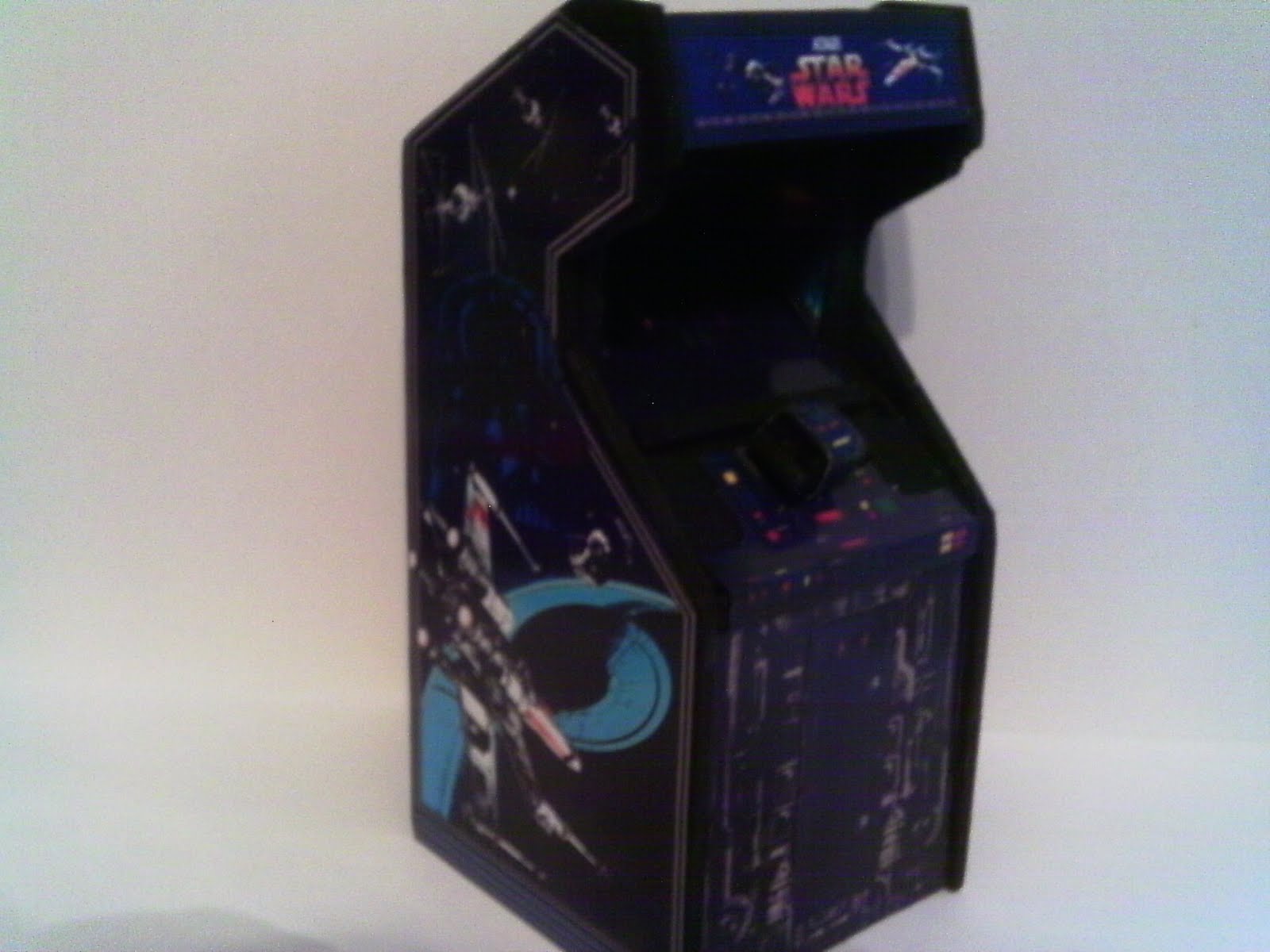 Retro Heart: STAR WARS UPRIGHT - Scale Arcade Model