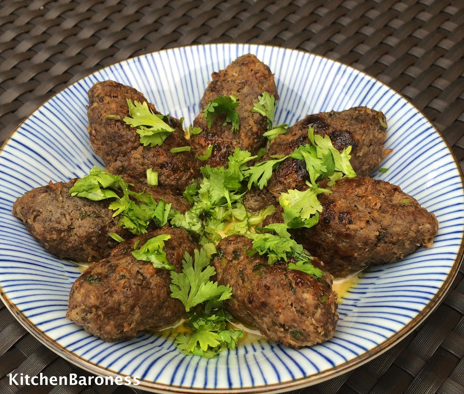 KitchenBaroness: Beef Kafta - Lebanese Meatballs