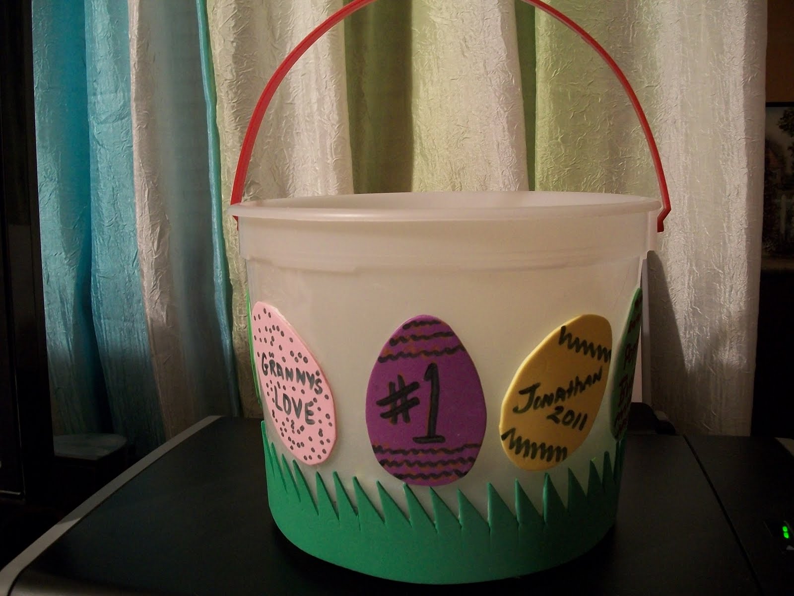 Cats, Kids and Crafts: Ice Cream Tub Easter Basket - rerun from 2011
