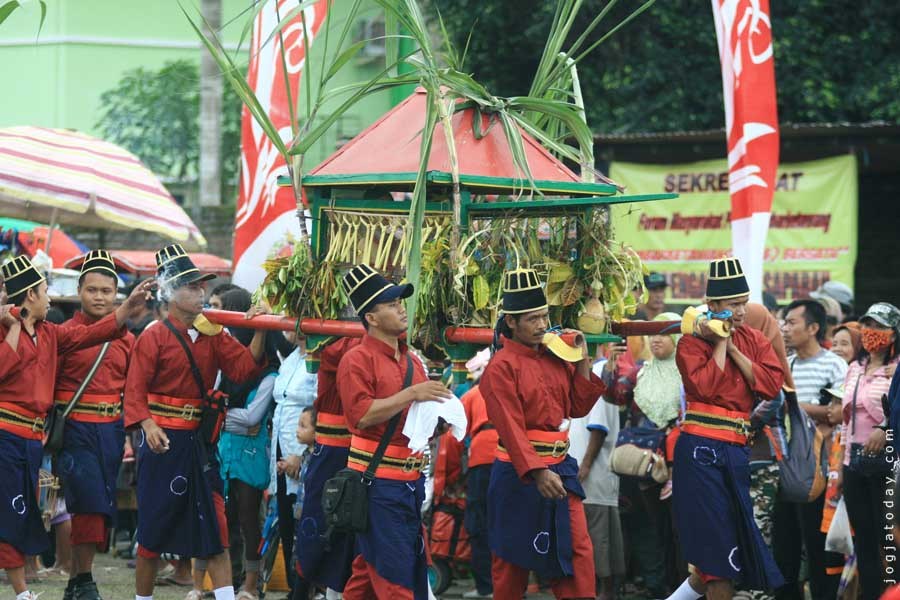 Javanese Traditional Ceremonies In Yogyakarta - Falentino Eka Laksana ...