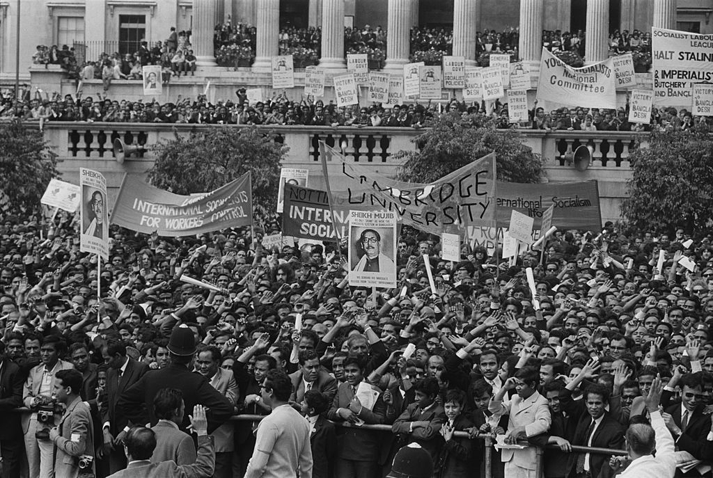 1971 War, When 93,000 Pakistani soldiers surrendered to the Indian Army ...