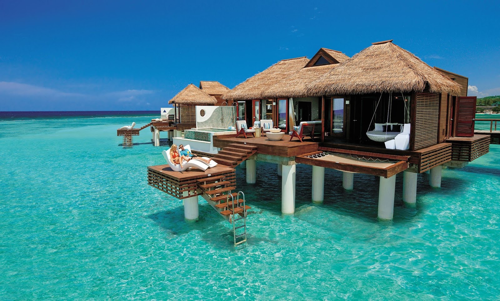 Mias bokhörna: Semester från bloggen eller i Karibien?