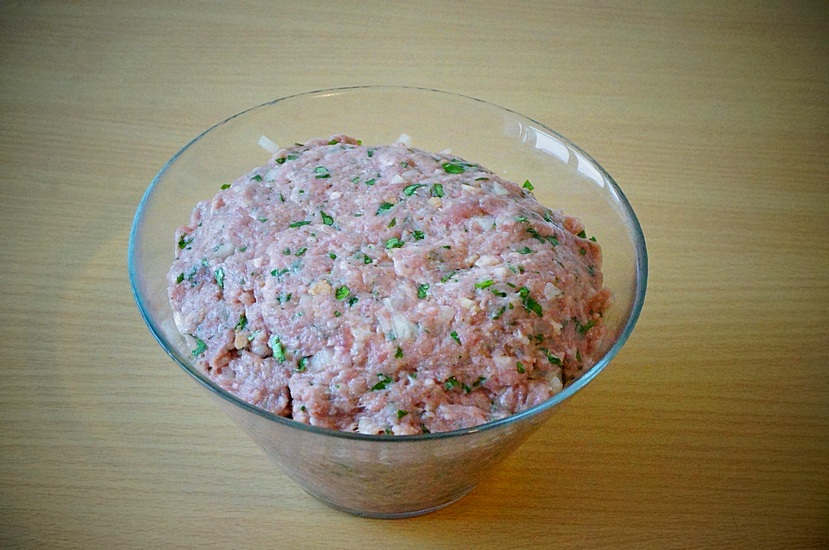 La cuisine de Simona: Chifteluţe de vită la cuptor cu sos de iaurt ...