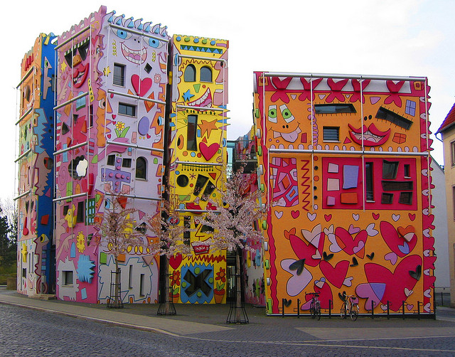 Una Ventana al Mundo: Happy Rizzi House
