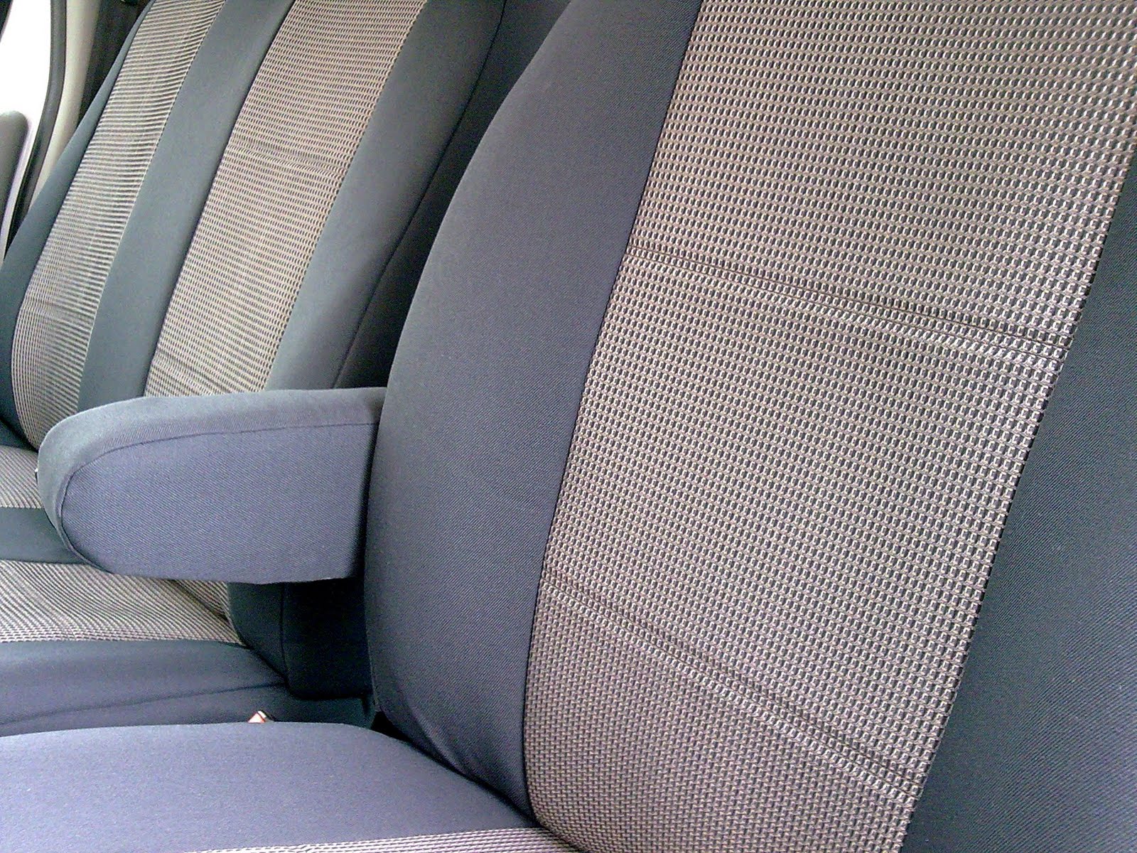 Autotex Corporation SRL: Huse auto pentru Renault Trafic 8+1